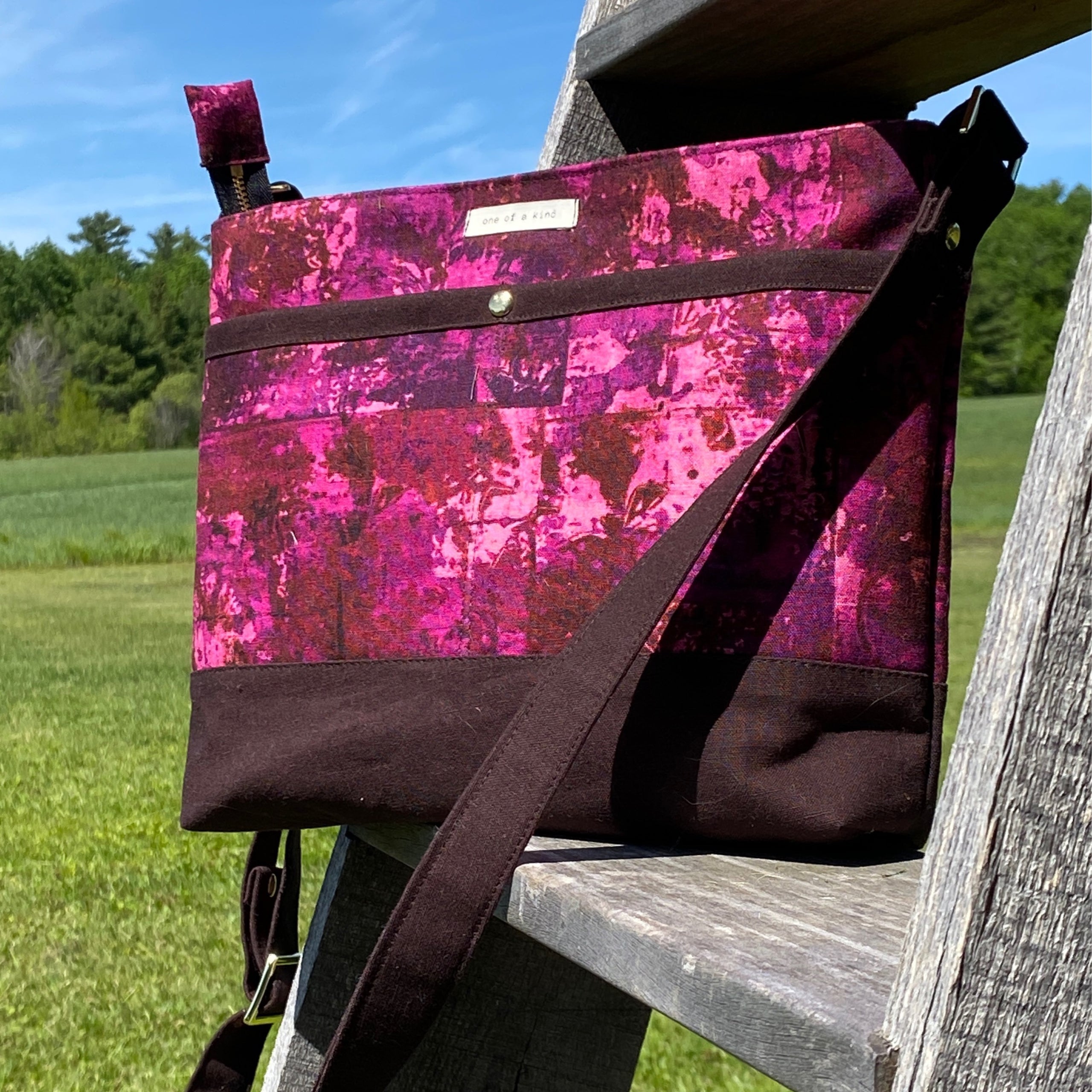 Luisa Crossbody Berry | i.e design handmade